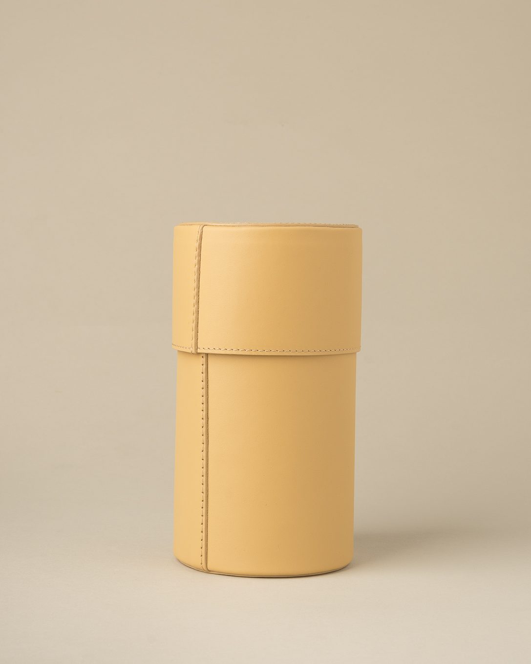 Tube Leather basket - Los Objetos Decorativos