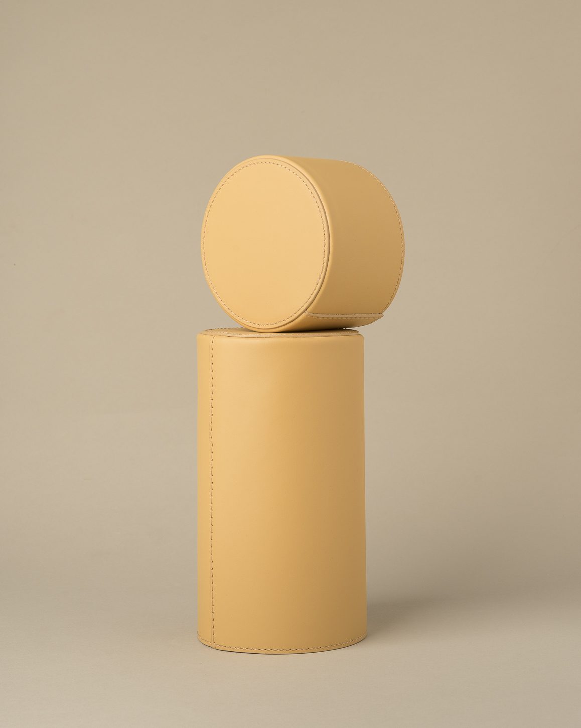 Tube Leather basket - Los Objetos Decorativos